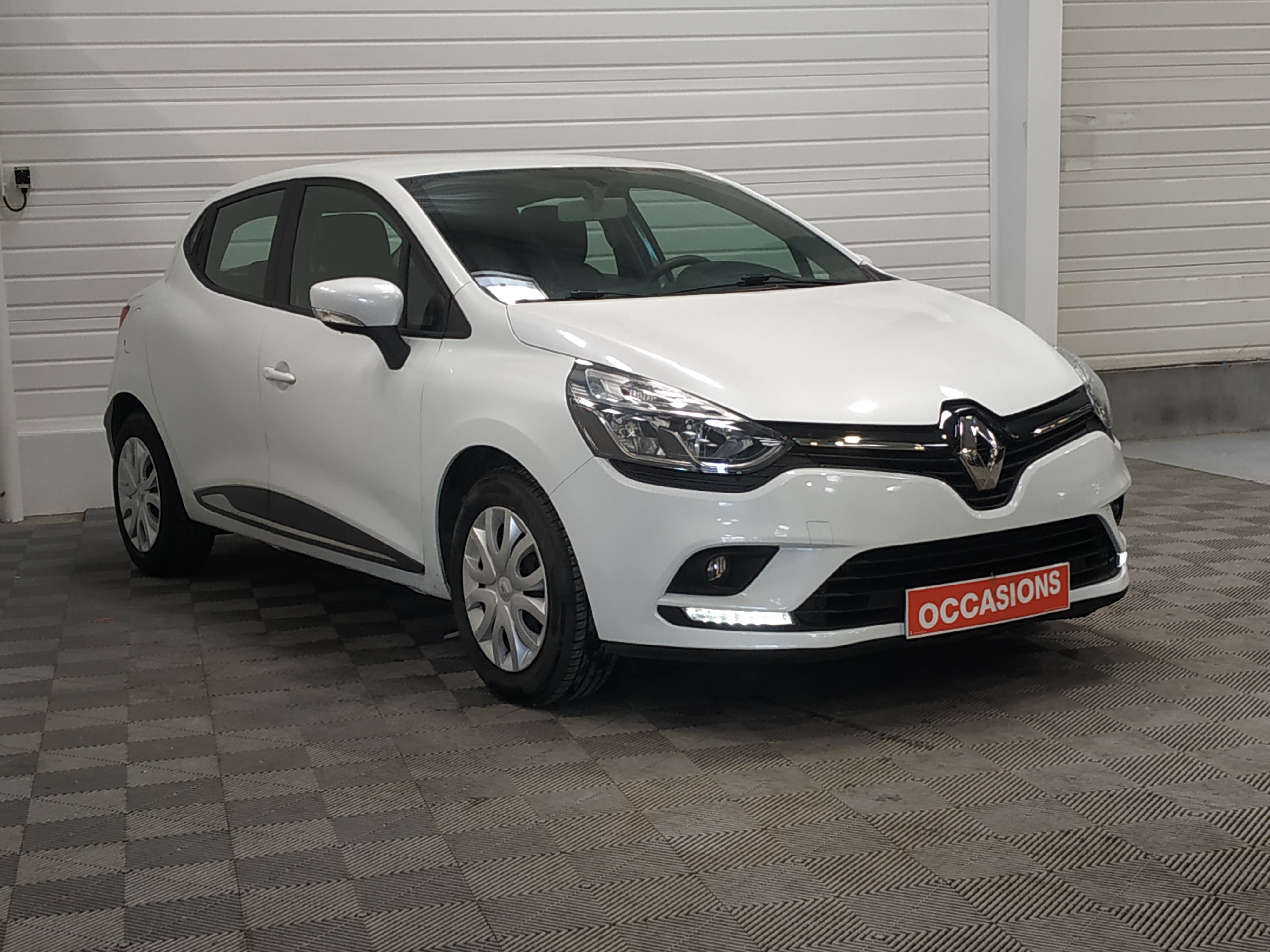 RENAULT CLIO IV de 2019 - La Chapelle-Saint-Luc - Massoutre VO