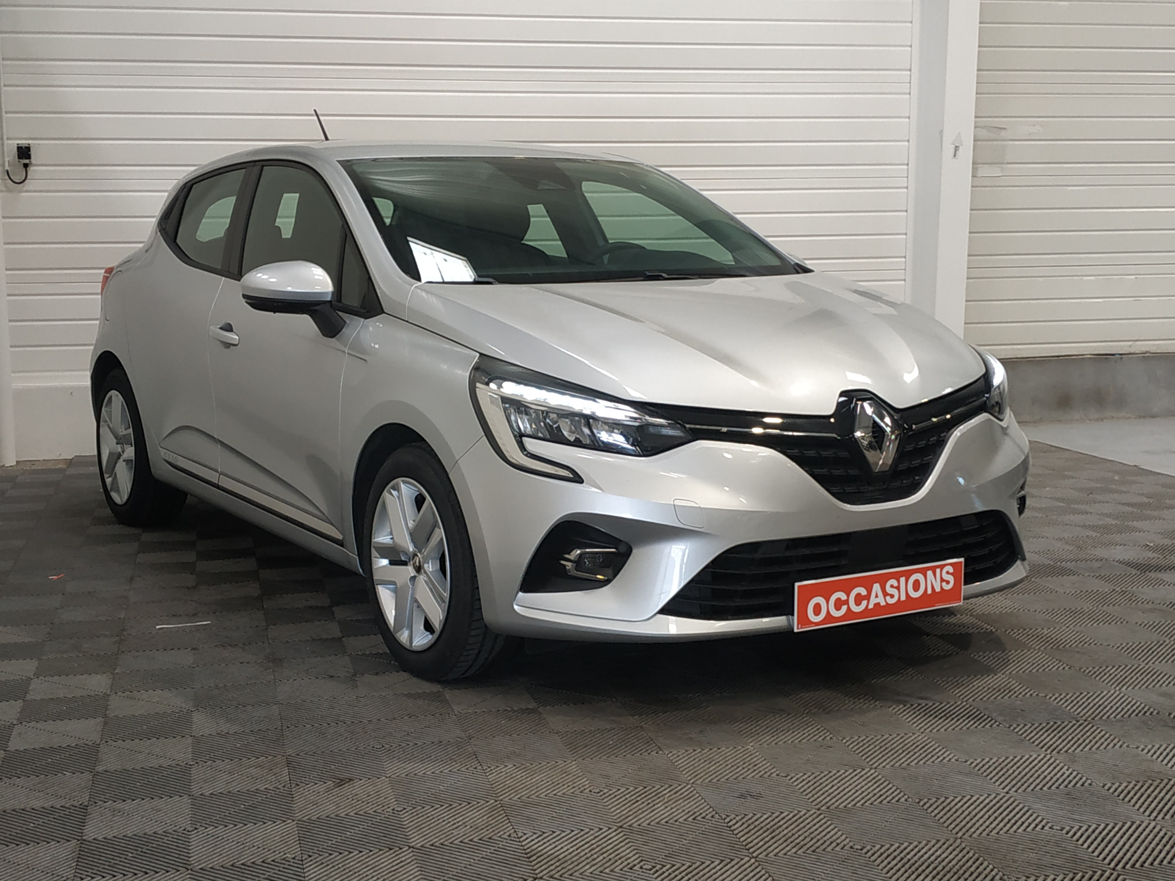 RENAULT CLIO V de 2020 - La Chapelle-Saint-Luc - Massoutre VO
