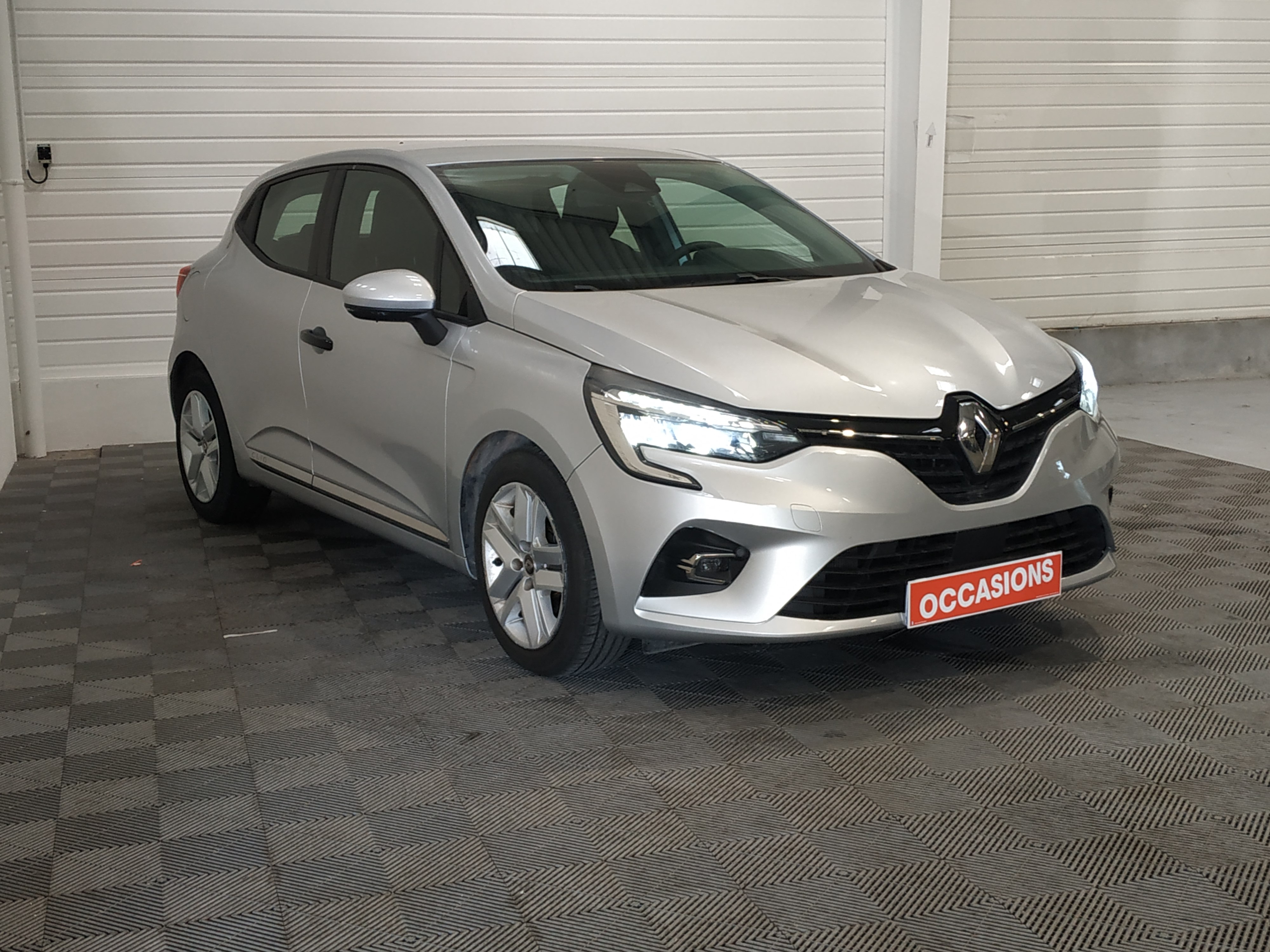 RENAULT CLIO V de 2020 - La Chapelle-Saint-Luc - Massoutre VO