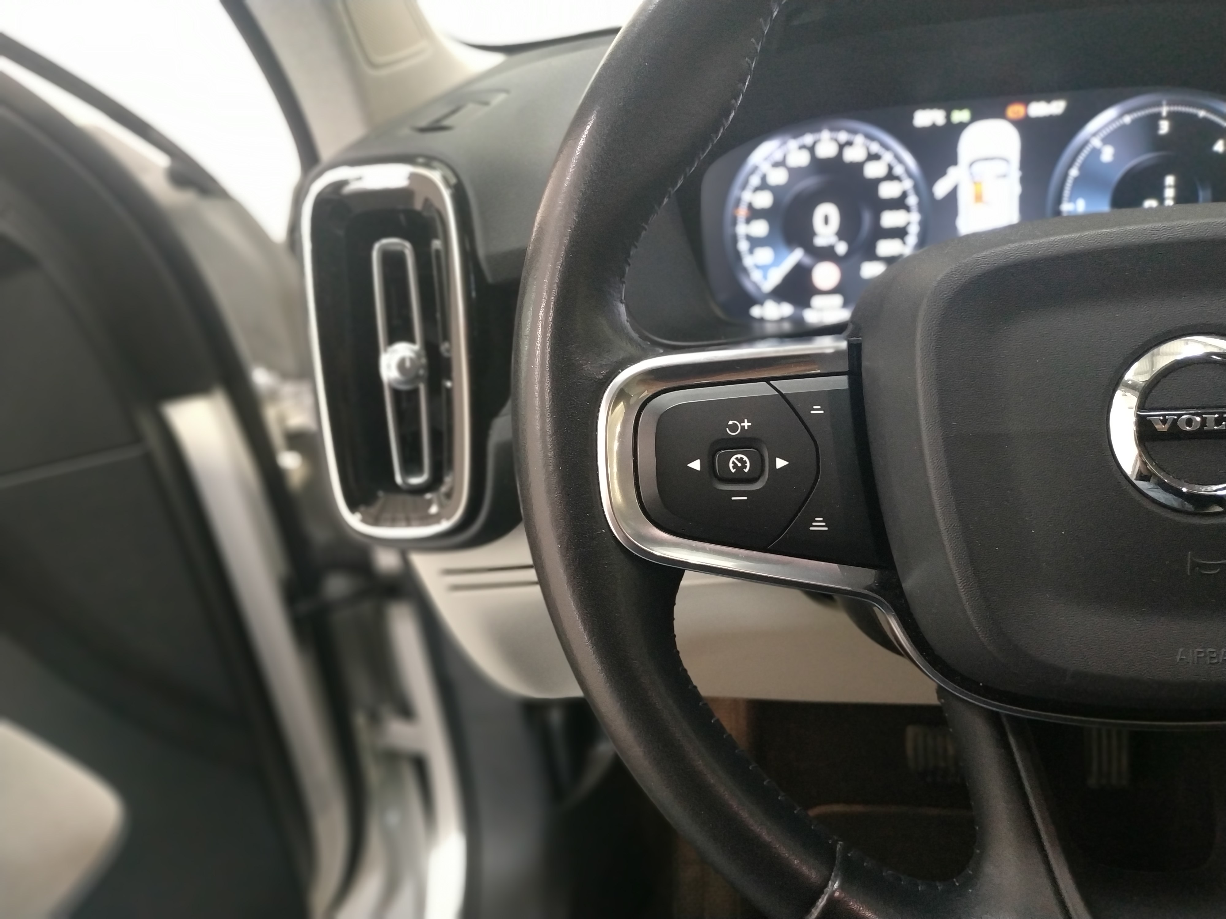 VOLVO XC40 de 2019 - La Chapelle-Saint-Luc - Massoutre VO