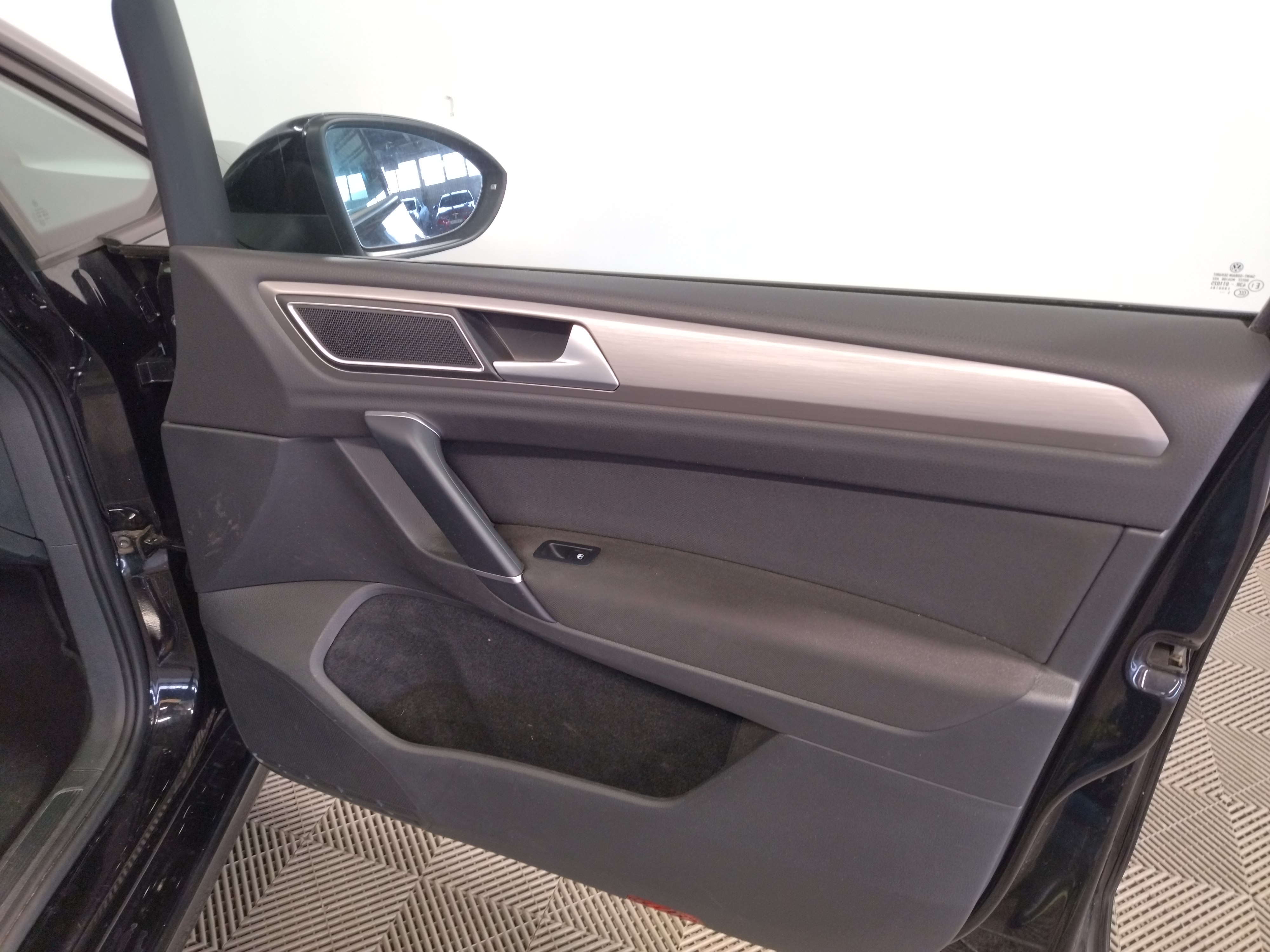 VOLKSWAGEN GOLF SPORTSVAN de 2016 - Clermont-Ferrand - Massoutre VO