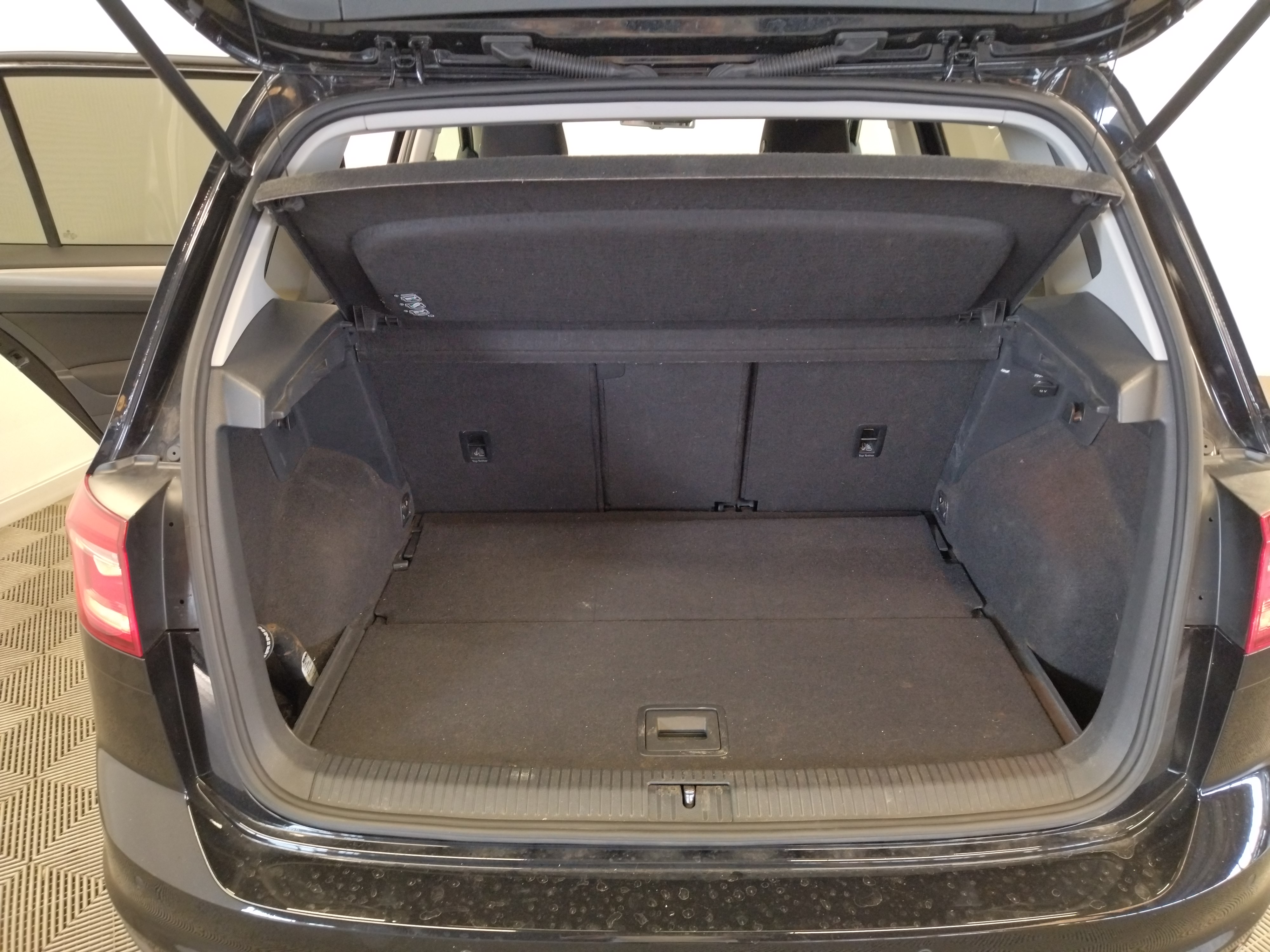 VOLKSWAGEN GOLF SPORTSVAN de 2016 - Clermont-Ferrand - Massoutre VO