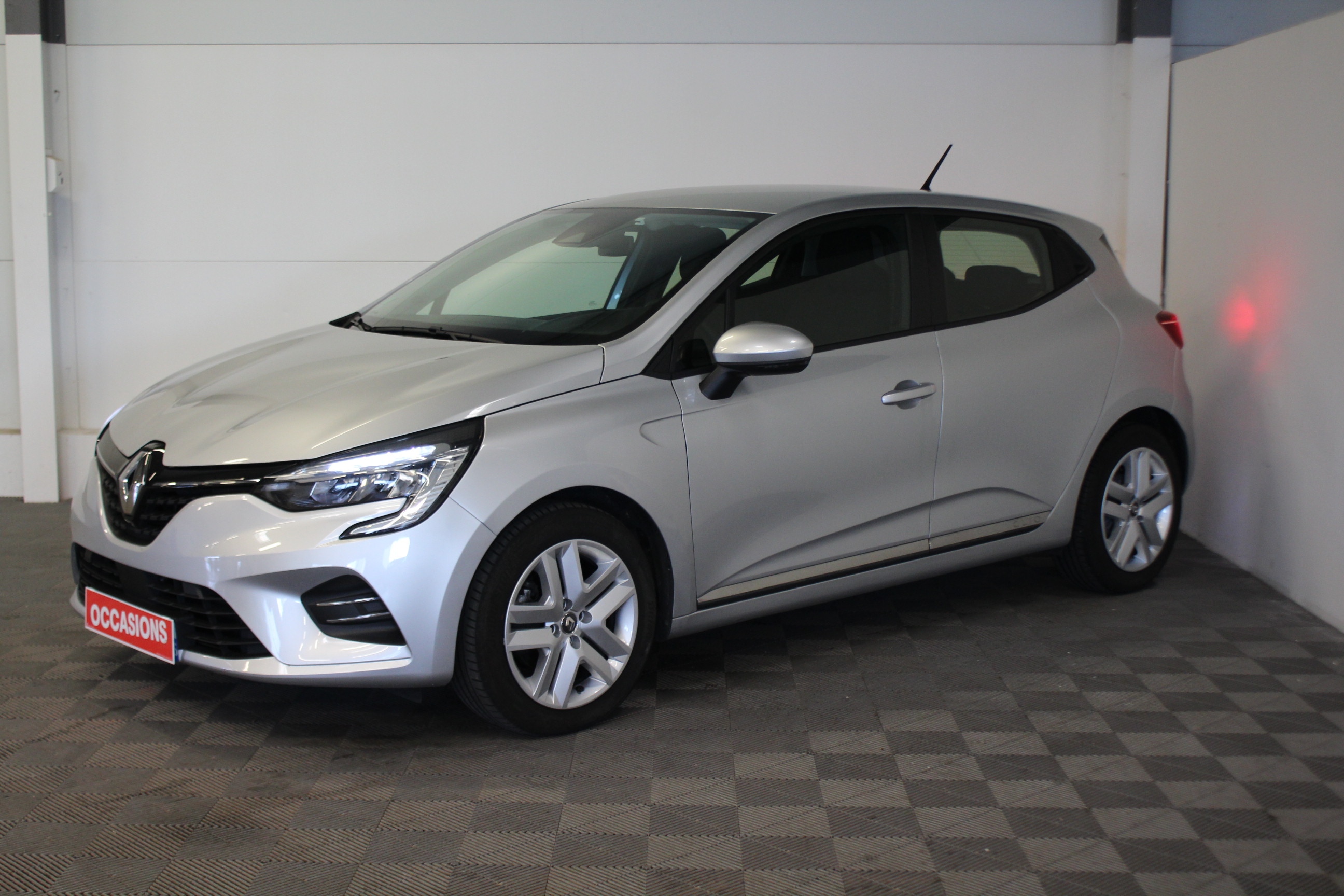 RENAULT CLIO V de 2020 - Olivet - Massoutre VO