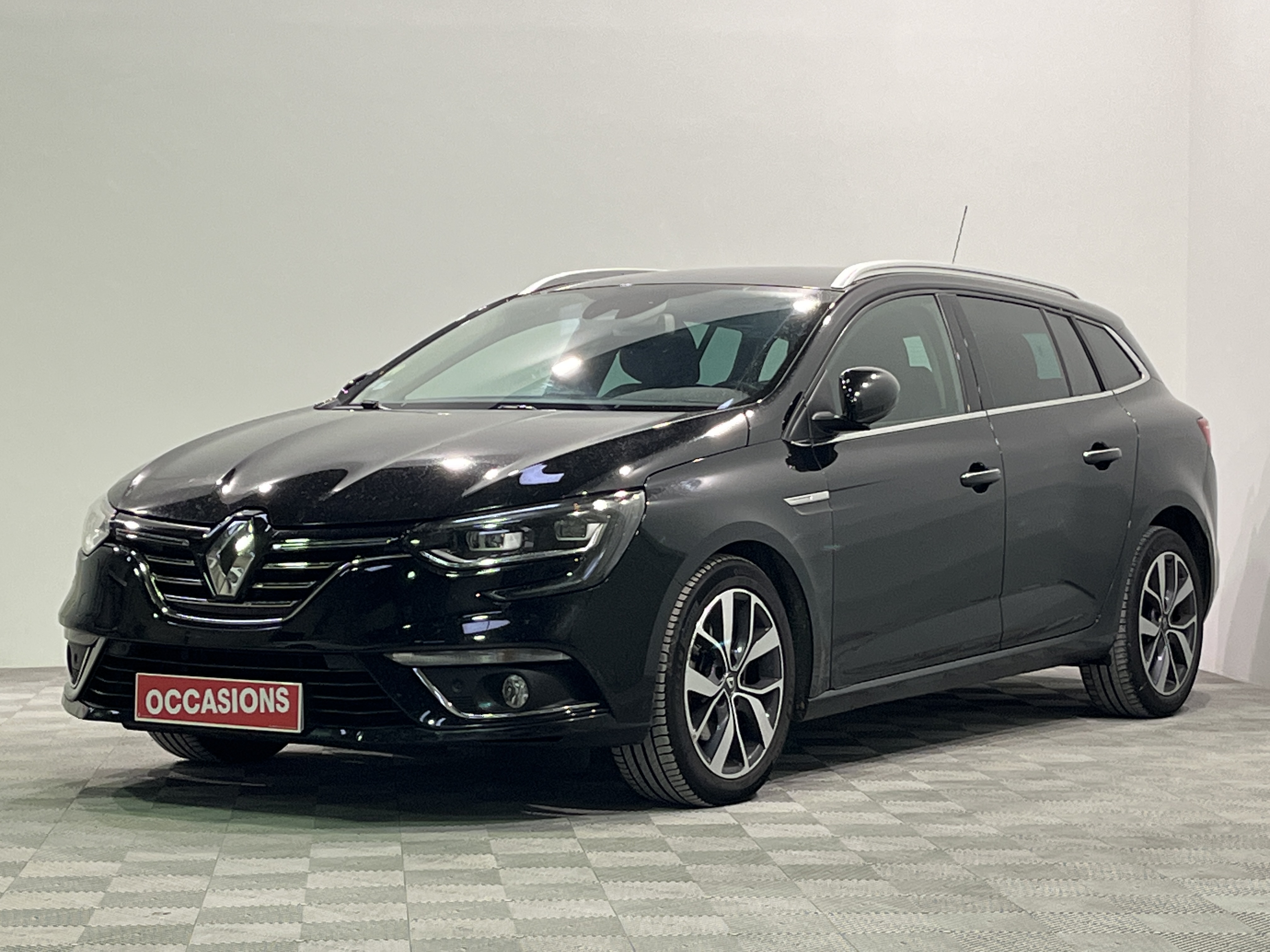 RENAULT MEGANE IV ESTATE de 2017 - Massy - Massoutre VO